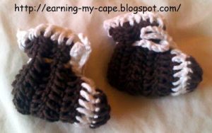 Newborn Football Booties {Free Crochet Pattern} - Oui Crochet